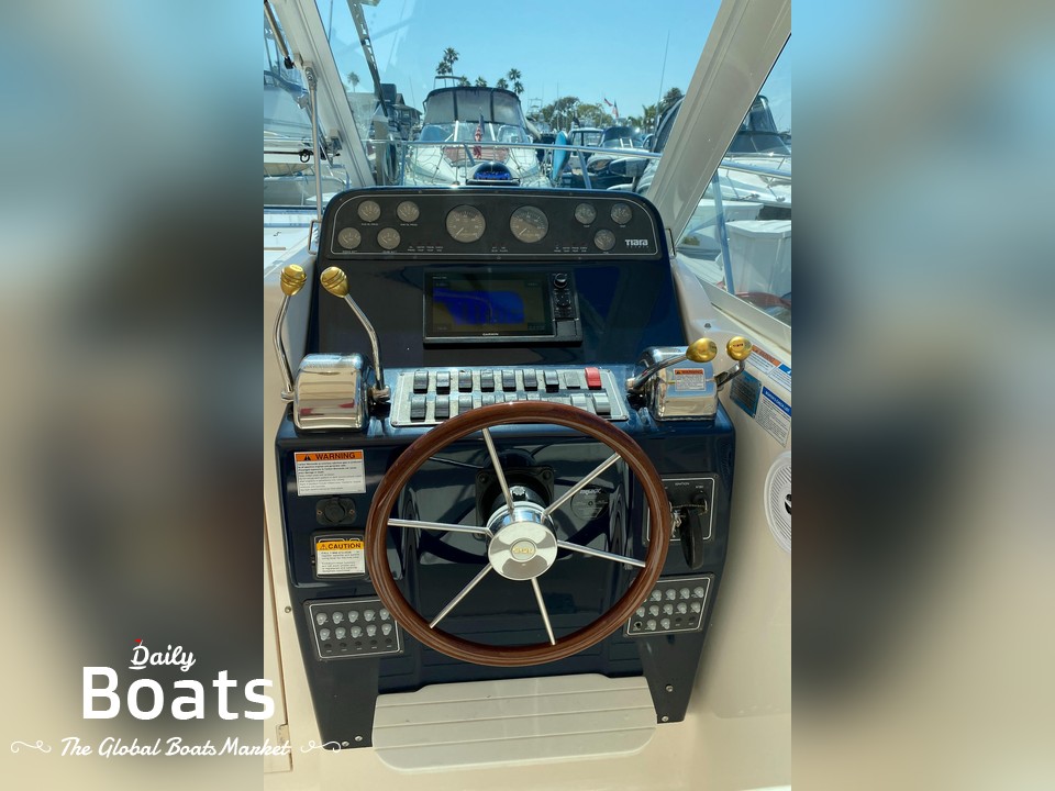 2005 Tiara Yachts 2900 Coronet for sale. View price, photos and Buy ...