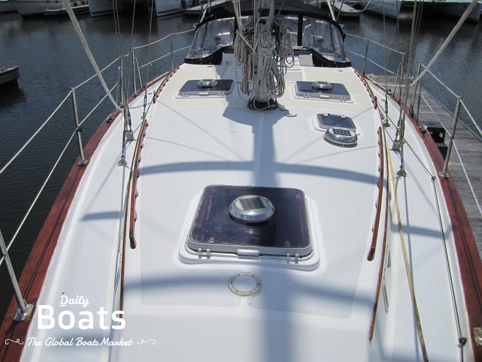 1984 Endeavour 38 for sale. View price, photos and Buy 1984 Endeavour ...