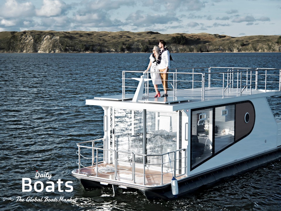 Houseboat appolo 100 for sale - Daily Boats