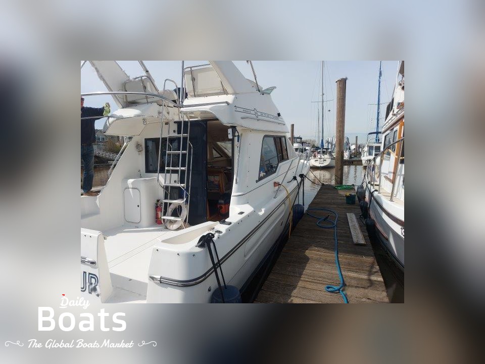 1999 Bayliner 3388 Command Bridge Motoryacht for sale. View price ...