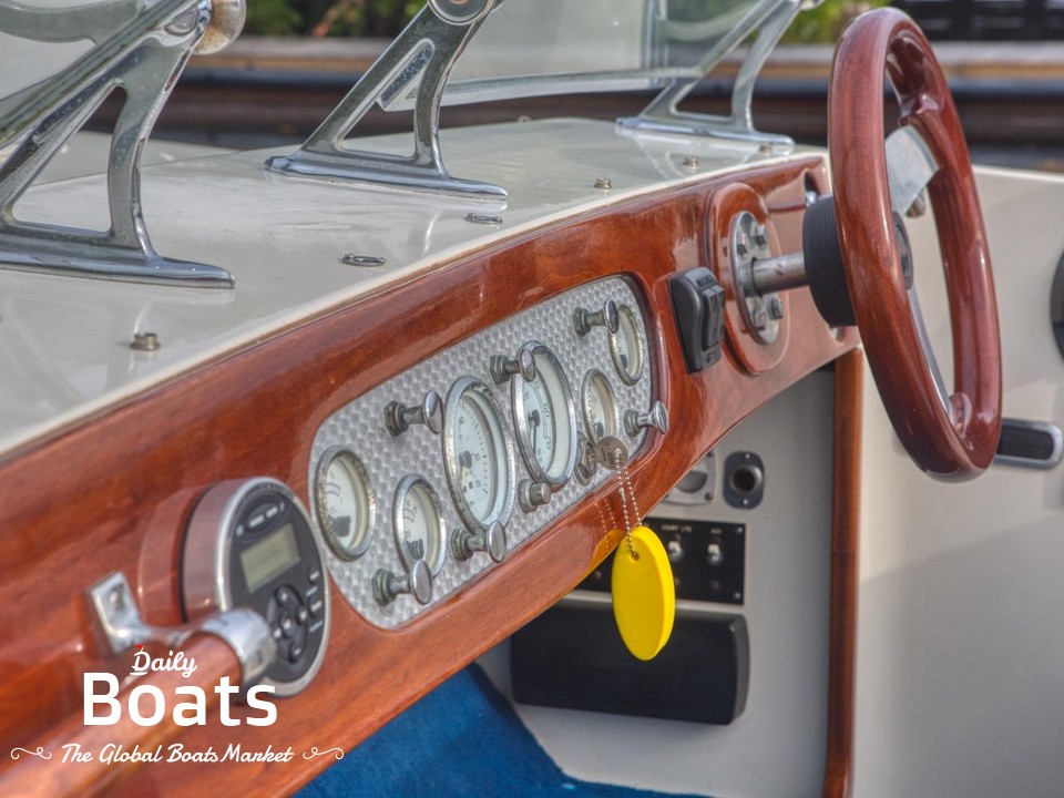 2000 Packard /Chris Craft-Heritage 27 for sale. View price, photos and ...