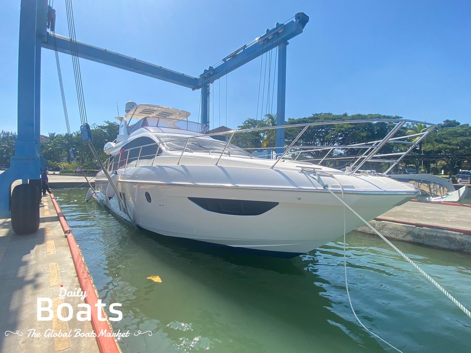 2011 Azimut 58 Flybridge for sale. View price, photos and Buy 2011 ...