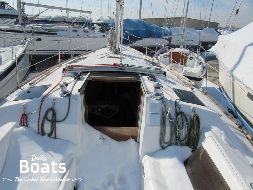 1994 Hunter 35.5 for sale. View price, photos and Buy 1994 Hunter 35.5 ...