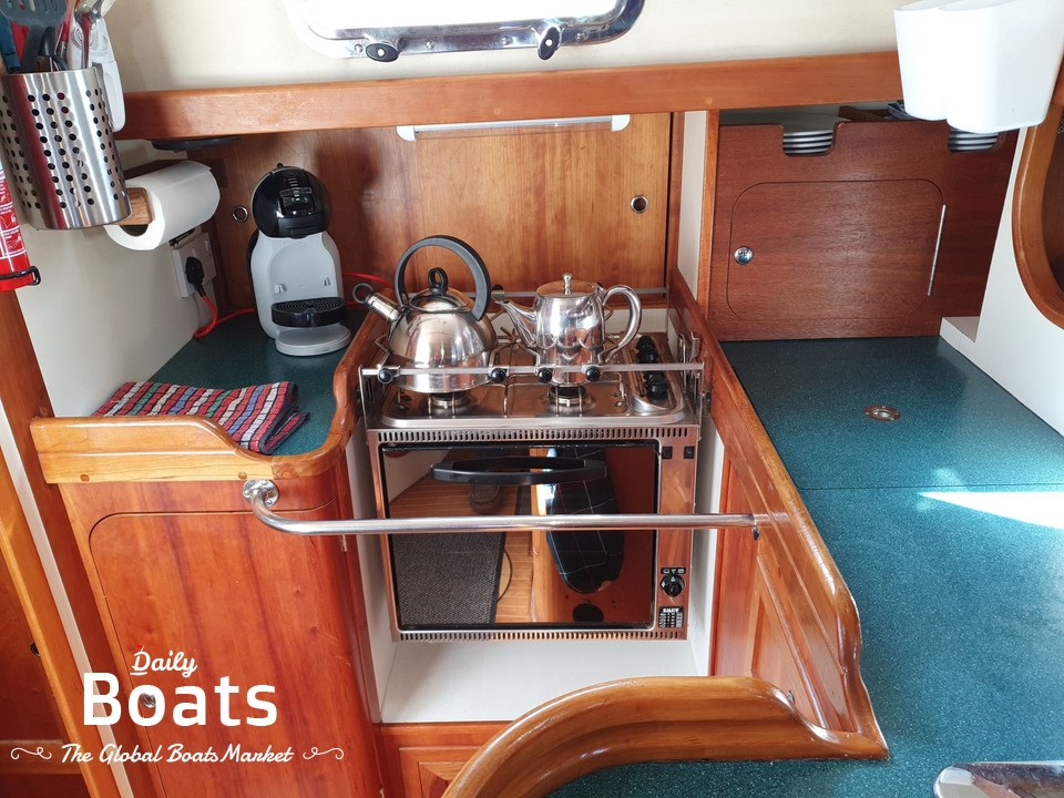 1997 Victoria 38 for sale. View price, photos and Buy 1997 Victoria 38 ...