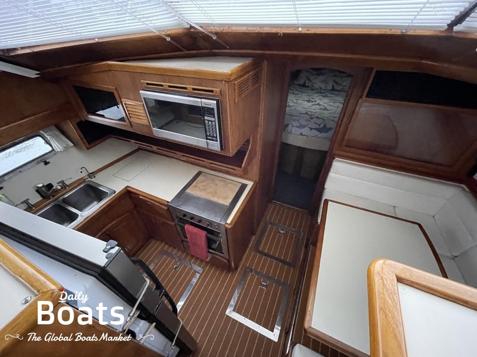 1987 Californian Custom Cockpit Motoryacht for sale. View price, photos ...