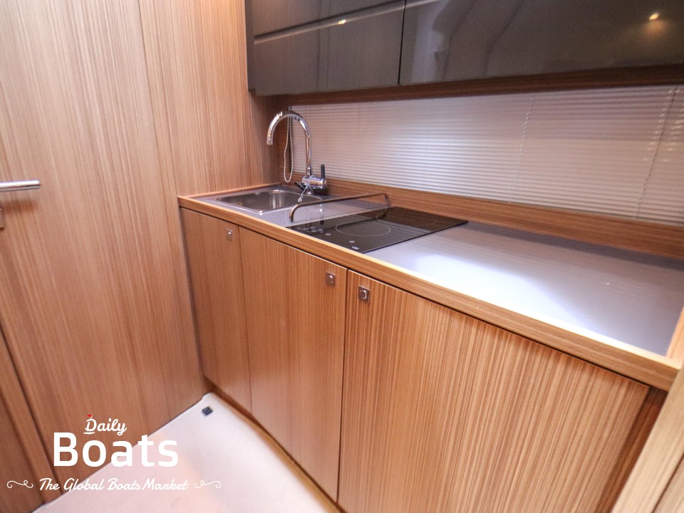 2013 Azimut Atlantis 38 for sale. View price, photos and Buy 2013 ...