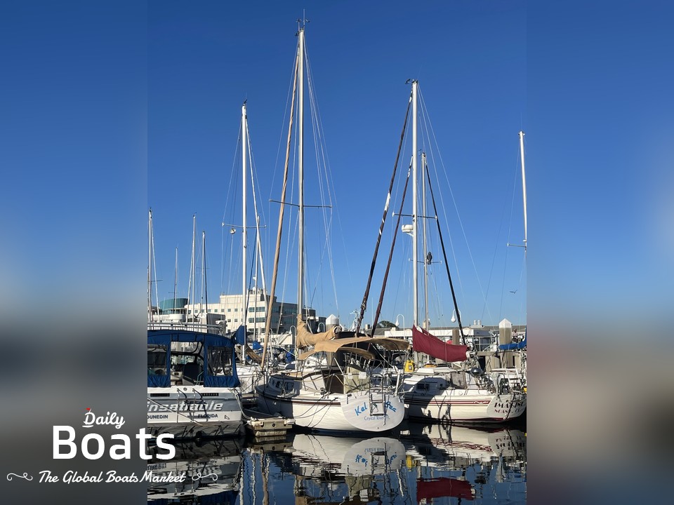 1988 Newport 30-3 Mkiii for sale. View price, photos and Buy 1988 ...