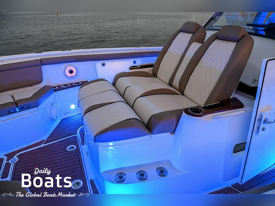 2023 Everglades 395Cc for sale. View price, photos and Buy 2023 ...