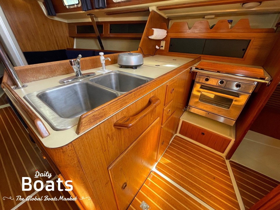 1985 Pearson 36-2 for sale. View price, photos and Buy 1985 Pearson 36 ...