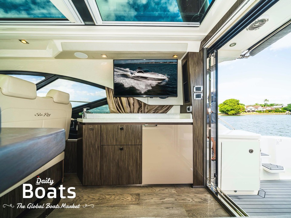 2019 Sea Ray 510 Sda for sale. View price, photos and Buy 2019 Sea Ray ...