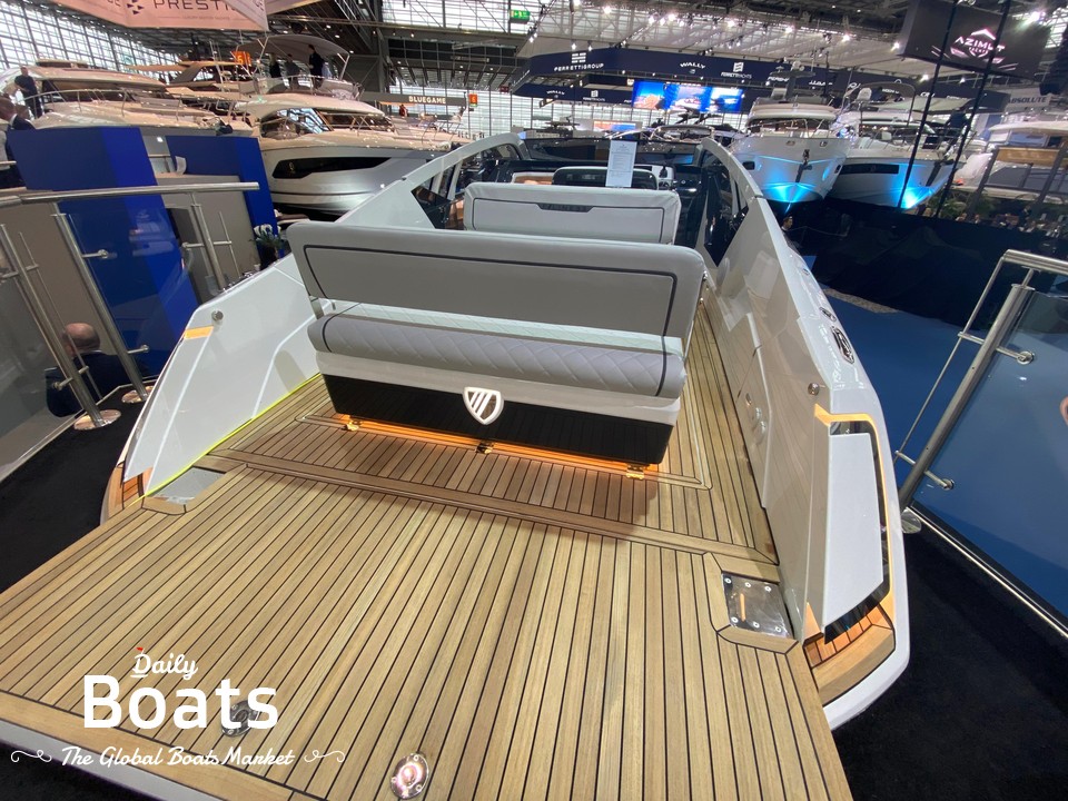 2021 Fairline F//Line 33 for sale. View price, photos and Buy 2021 ...