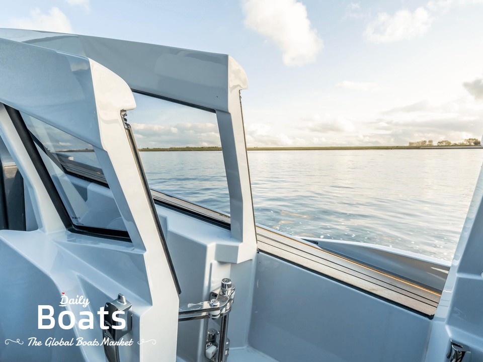 2021 Fairline F//Line 33 for sale. View price, photos and Buy 2021 ...