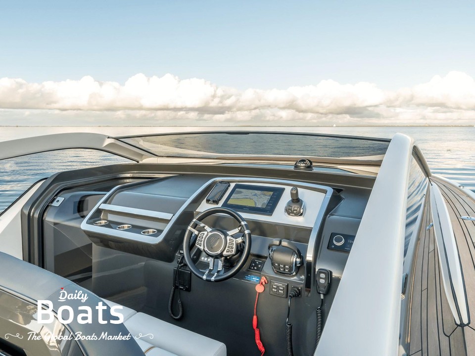 2021 Fairline F//Line 33 for sale. View price, photos and Buy 2021 ...