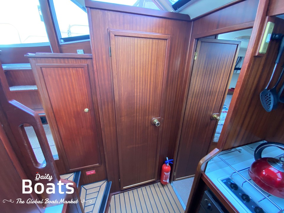 1995 Broom Ocean 34 for sale. View price, photos and Buy 1995 Broom ...