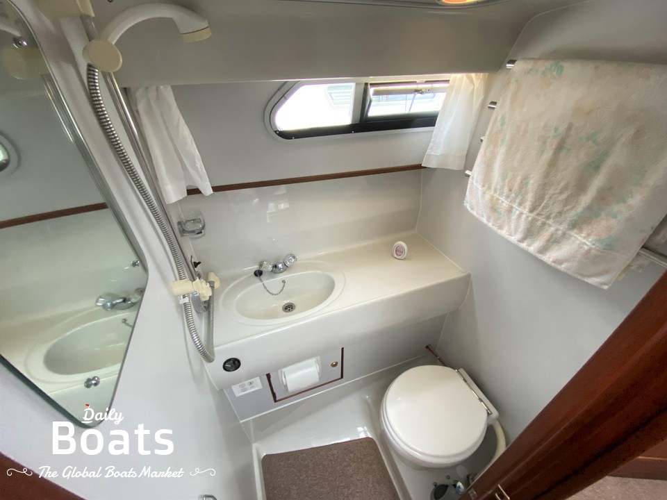 1995 Broom Ocean 34 for sale. View price, photos and Buy 1995 Broom ...