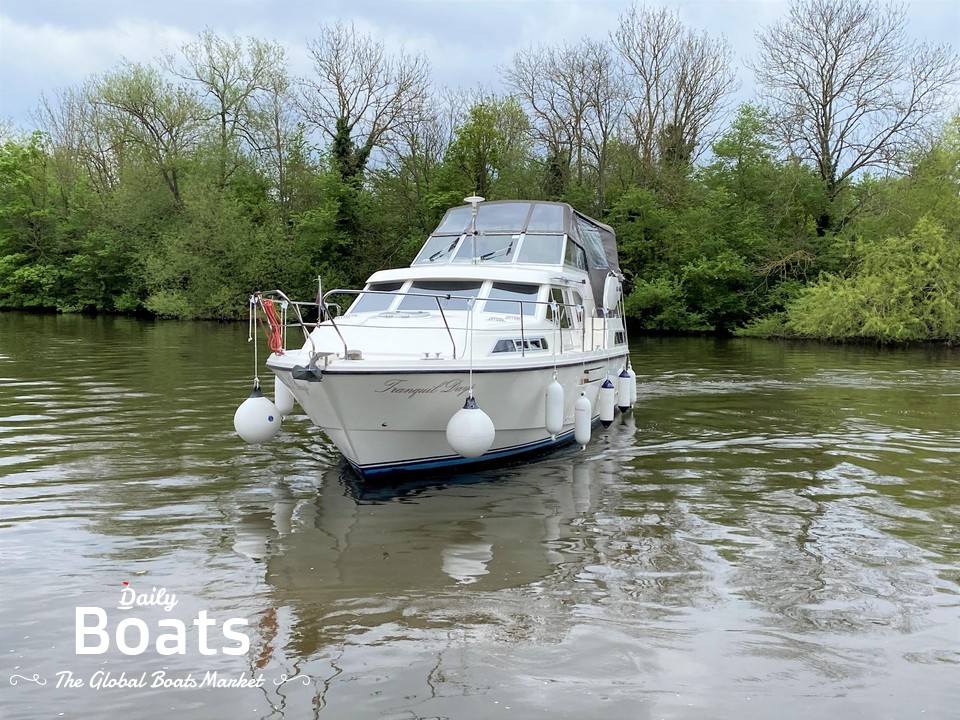 1995 Broom Ocean 34 for sale. View price, photos and Buy 1995 Broom ...