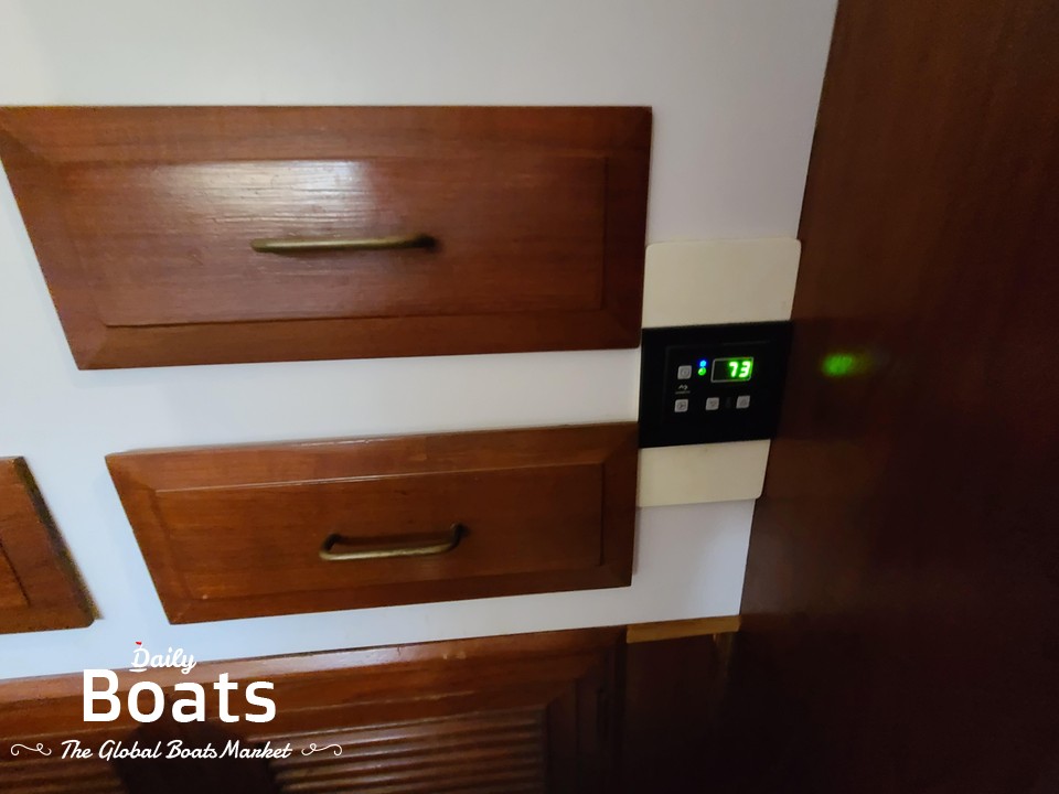 1982 Ocean Alexander 40 for sale. View price, photos and Buy 1982 Ocean ...