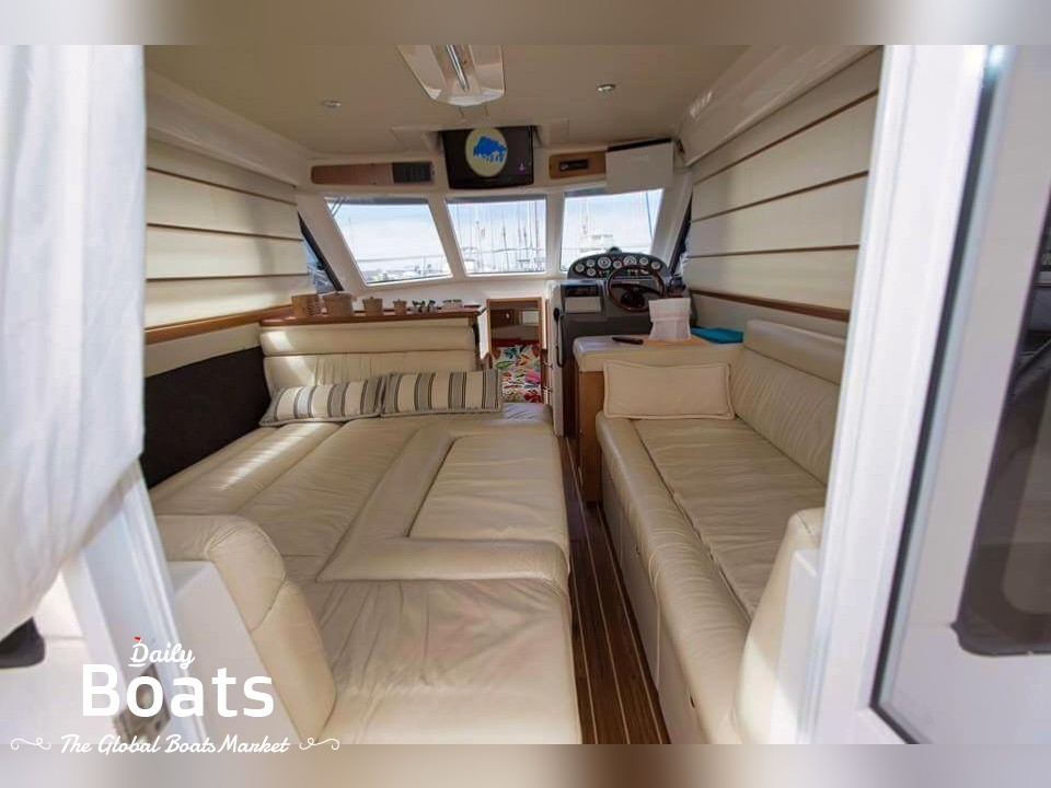 2005 Riviera 33 Flybridge for sale. View price, photos and Buy 2005 ...