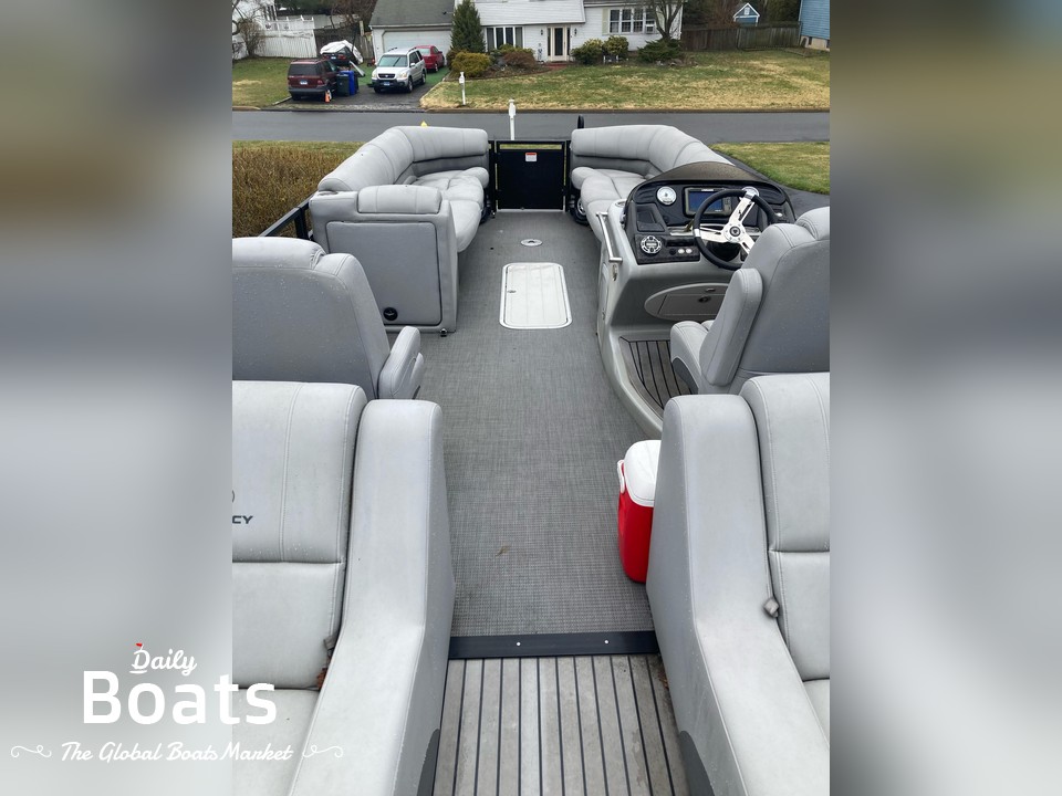 2017 Regency Yachts 254 Le for sale. View price, photos and Buy 2017 ...