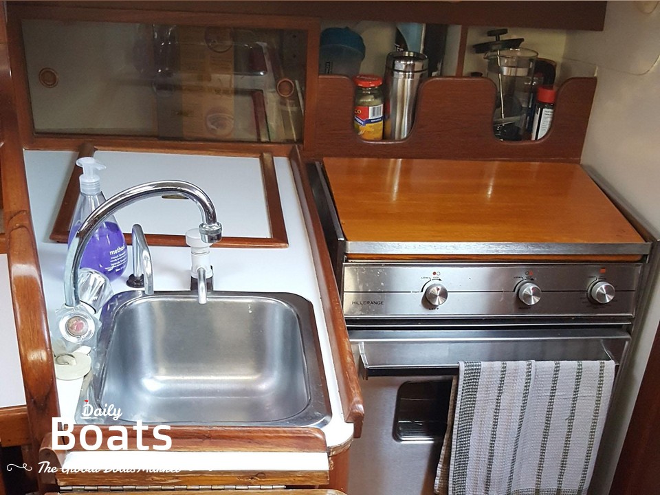 1986 Custom Ouyang Boat Works Aloha 30 for sale. View price, photos and ...