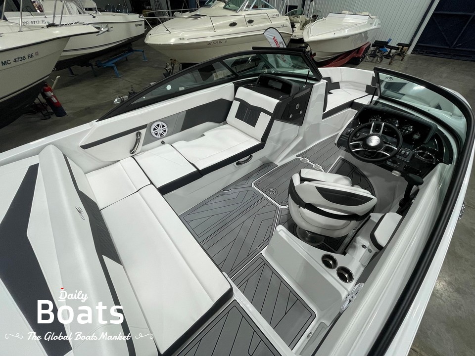 2022 Monterey M-22 for sale. View price, photos and Buy 2022 Monterey M ...