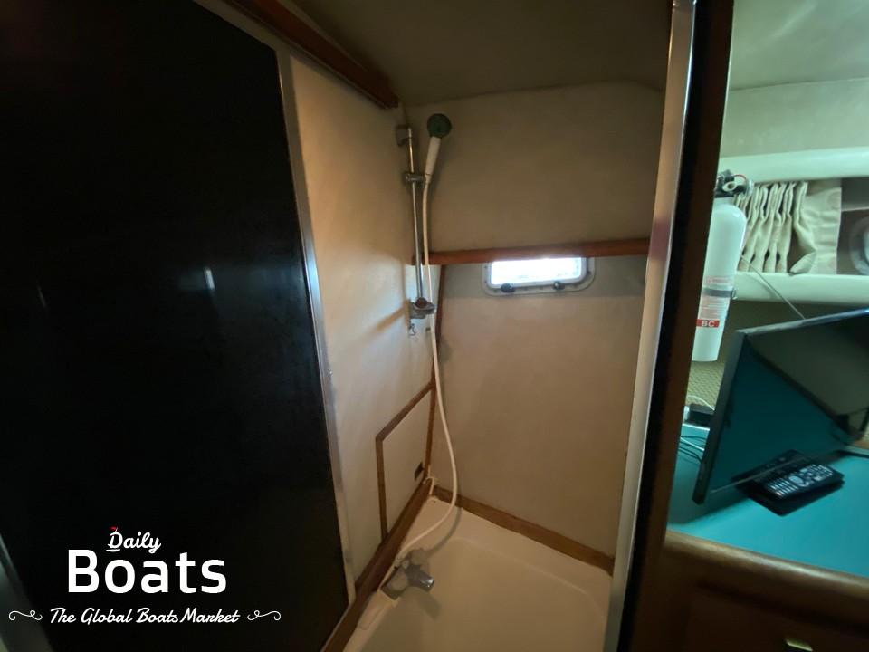 1989 Bayliner 3888 Motoryacht for sale. View price, photos and Buy 1989 ...