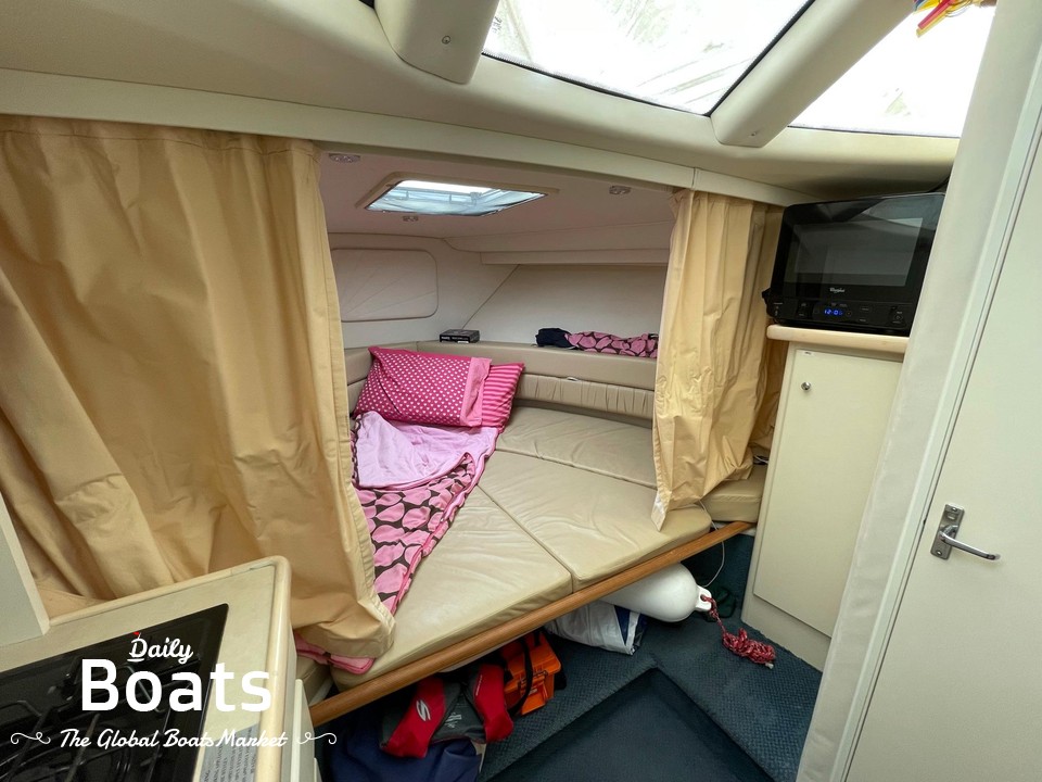 2000 Carver 326 Aft Cabin Motor Yacht for sale. View price, photos and ...