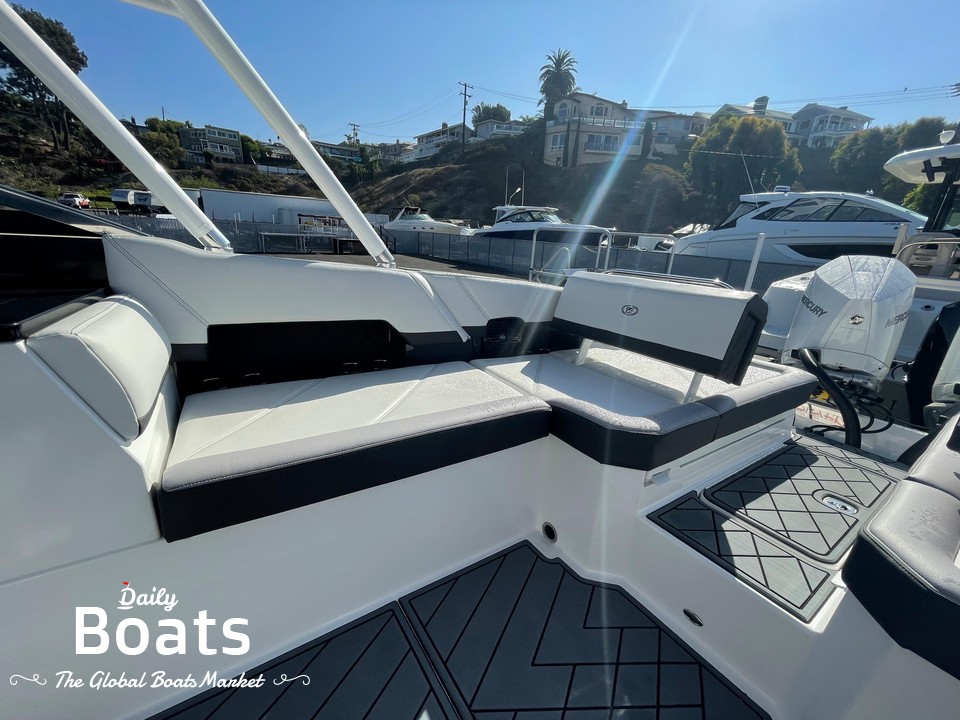 2022 Cobalt R8 Outboard for sale. View price, photos and Buy 2022 ...