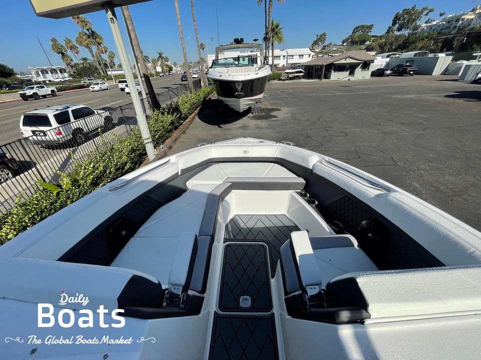 2022 Cobalt R8 Outboard for sale. View price, photos and Buy 2022 ...