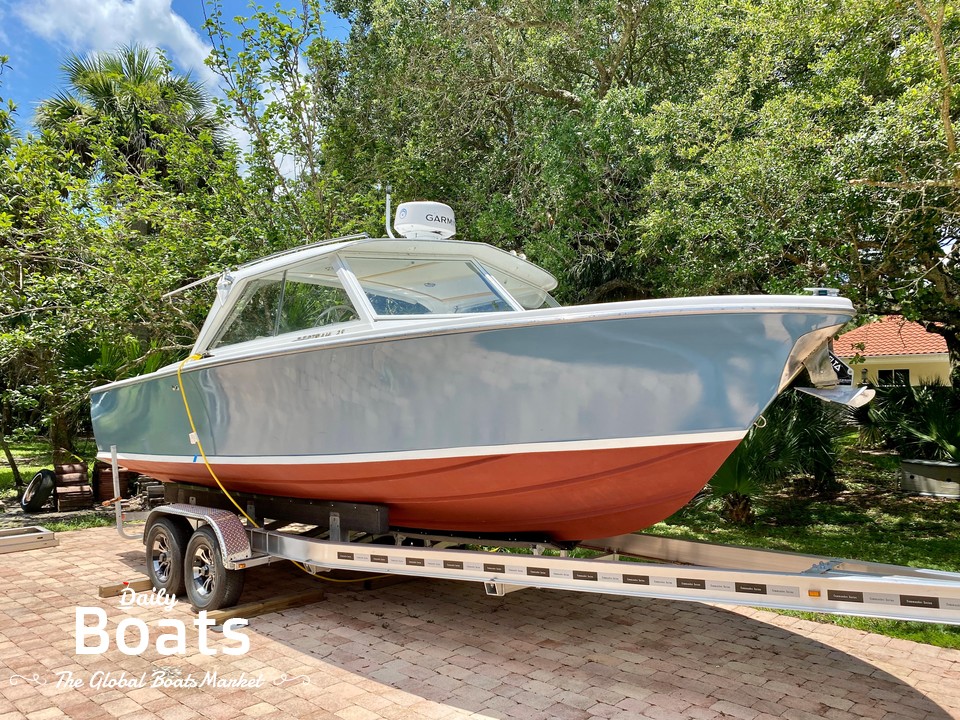 Antique classic boats Bertram 25 hard top for sale - Daily Boats