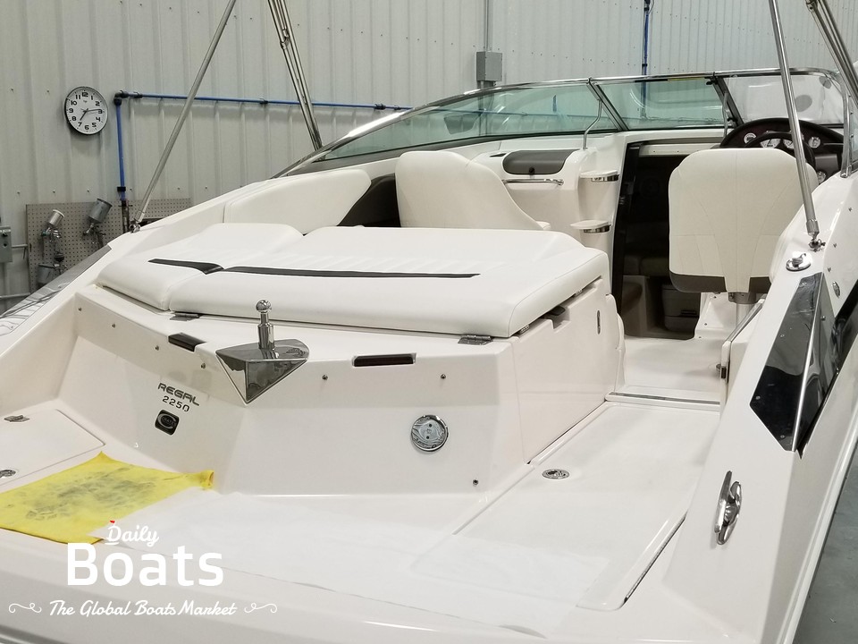 2005 Regal 2250 Cuddy for sale. View price, photos and Buy 2005 Regal ...