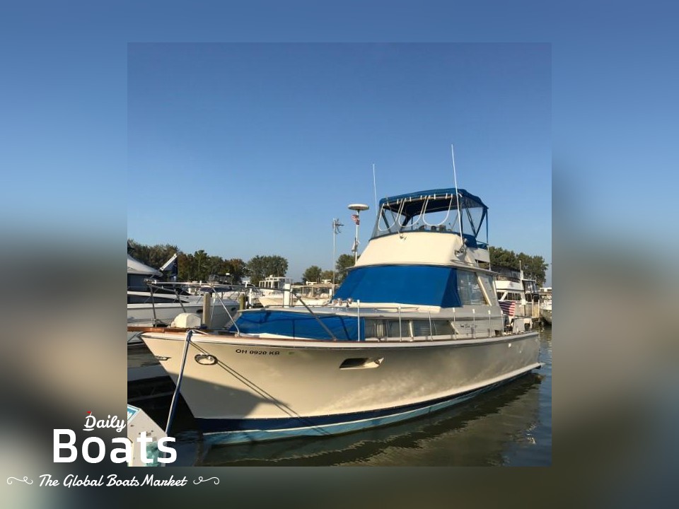 1969 Chris-Craft Commander Sedan Flybridge for sale. View price, photos ...