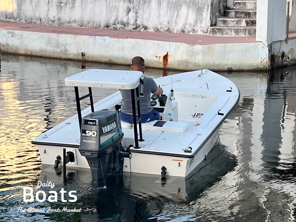 1998 Hewes 16 Bayfisher for sale. View price, photos and Buy 1998 Hewes ...