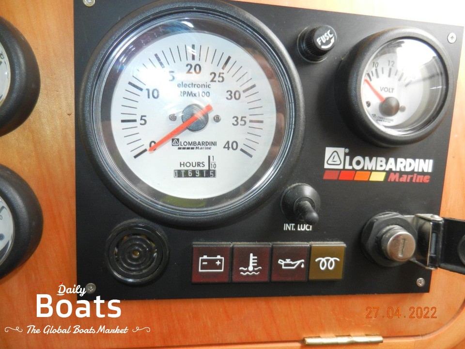 2005 Classic Logan 33 for sale. View price, photos and Buy 2005 Classic ...