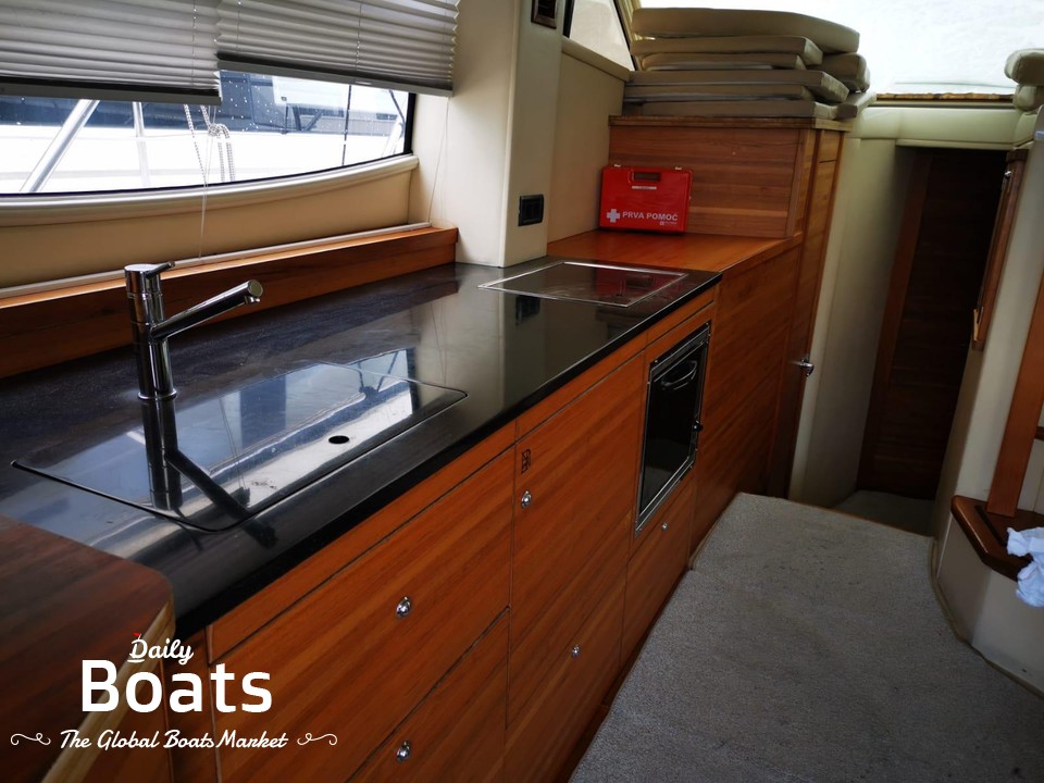 2010 Sealine 42.5 for sale. View price, photos and Buy 2010 Sealine 42. ...