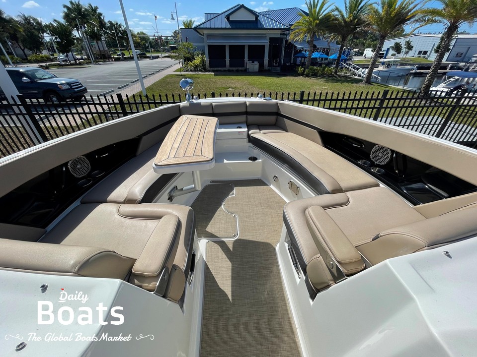 2017 Sea Ray Slx 350 Ob for sale. View price, photos and Buy 2017 Sea ...