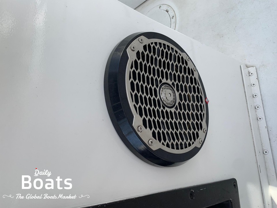 1986 Boston Whaler Guardian 22 for sale. View price, photos and Buy ...