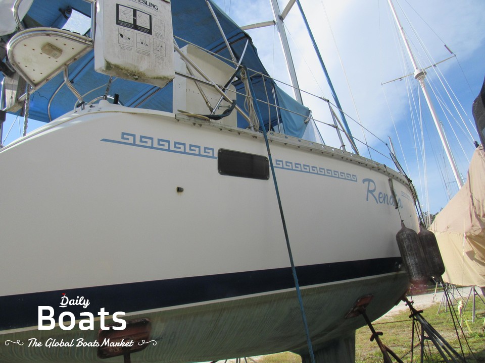 1993 Hunter Legend 37 for sale. View price, photos and Buy 1993 Hunter ...