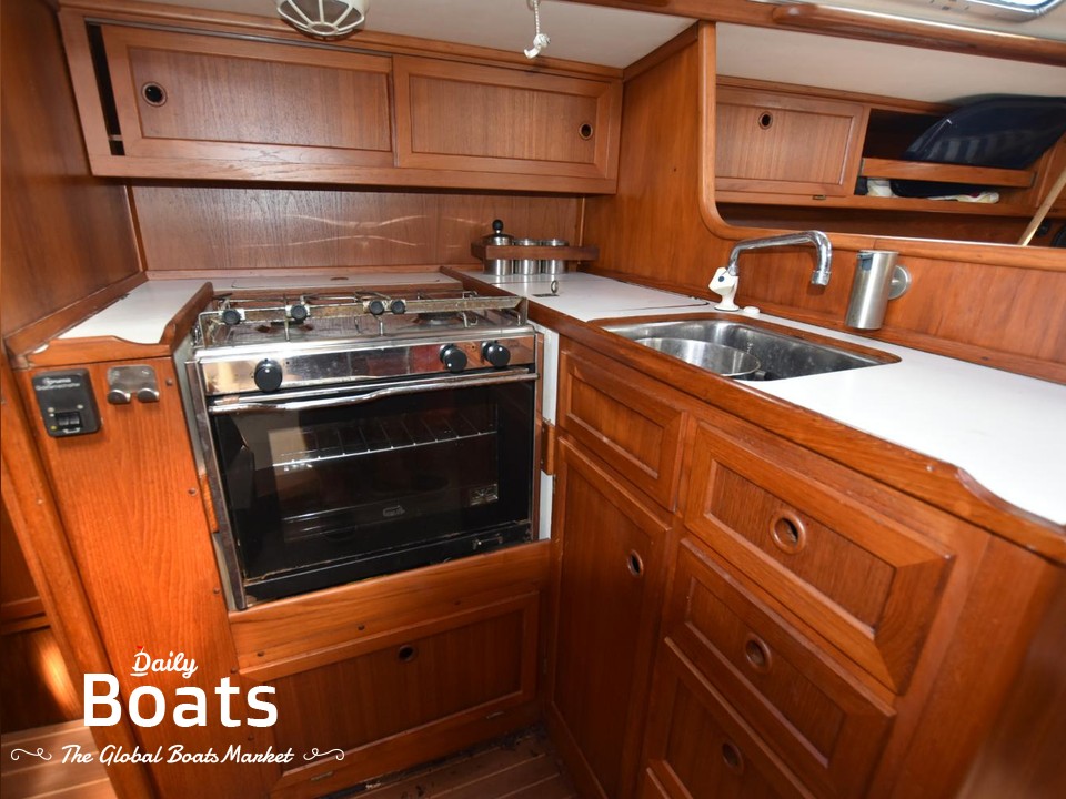 1989 Granada 32 for sale. View price, photos and Buy 1989 Granada 32 ...