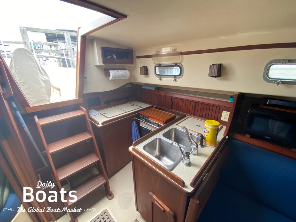 1984 Island Packet 31 for sale. View price, photos and Buy 1984 Island ...