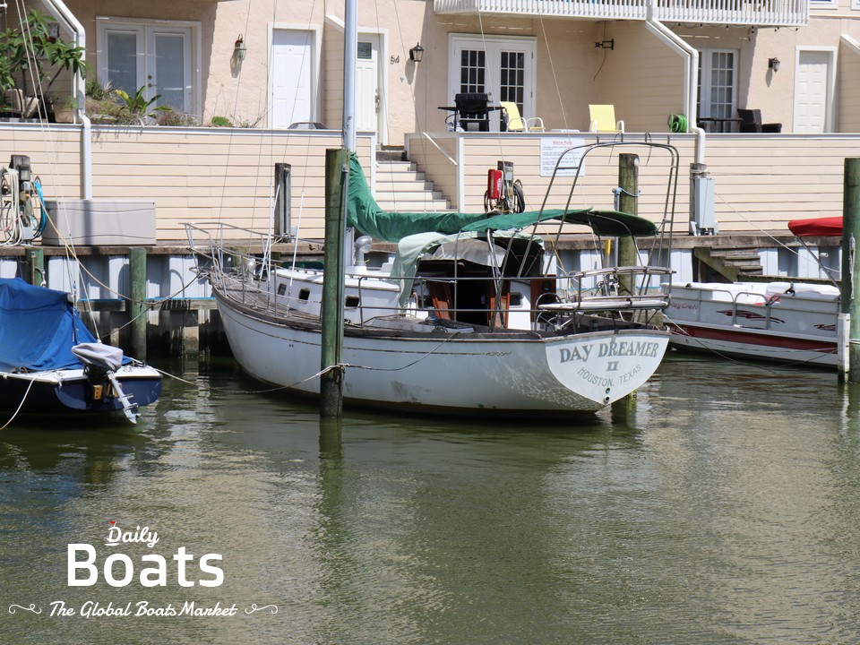 1980 Cheoy Lee Offshore 32 for sale. View price, photos and Buy 1980 ...