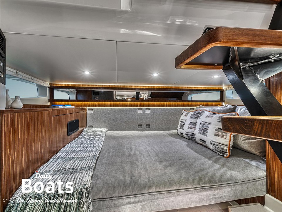 2022 Sea Ray Sundancer 370 Ob for sale. View price, photos and Buy 2022 ...