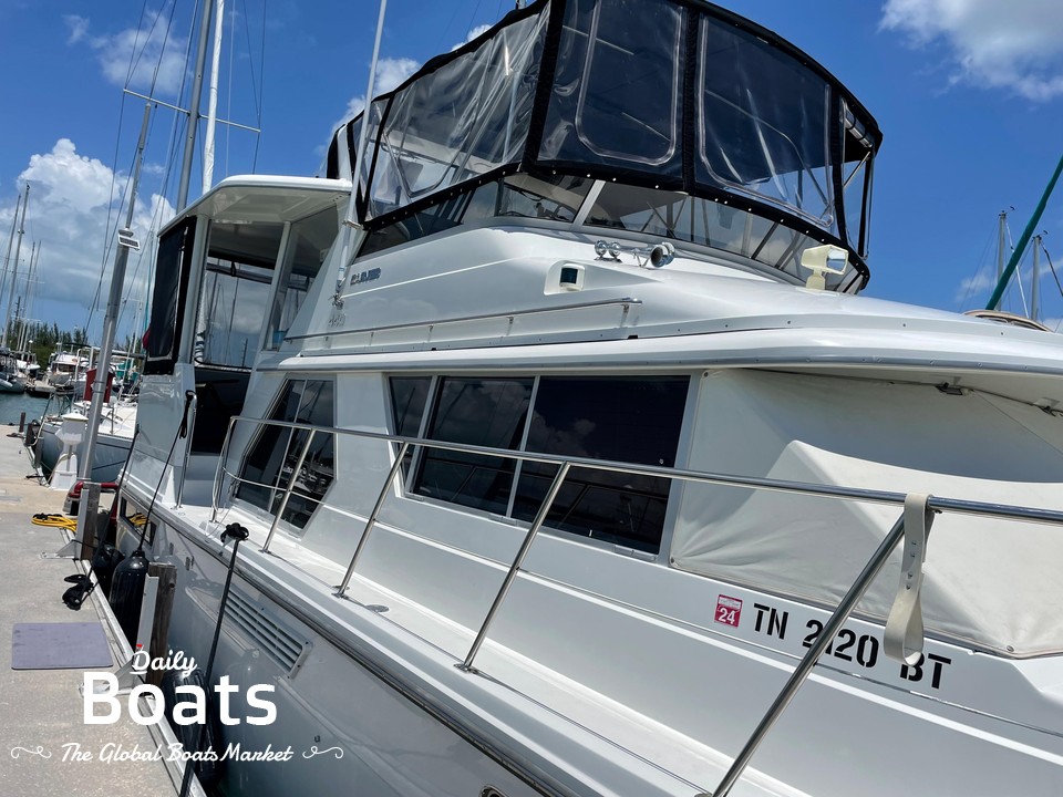 1993 Carver 440 Aft Cabin Motor Yacht for sale. View price, photos and ...