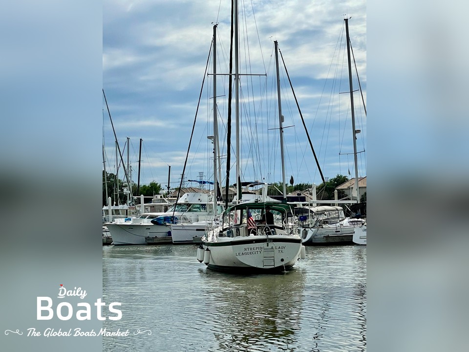 1980 Pearson 424 for sale. View price, photos and Buy 1980 Pearson 424 ...