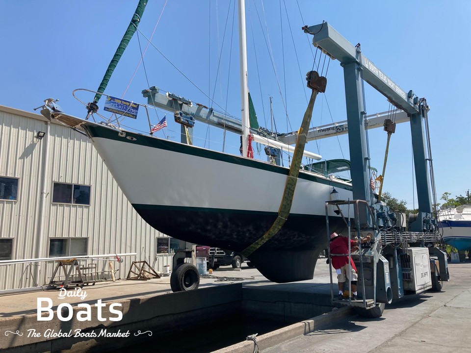 1980 Pearson 424 for sale. View price, photos and Buy 1980 Pearson 424 ...