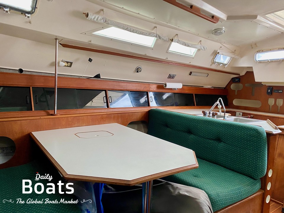 1985 Hunter 340 for sale. View price, photos and Buy 1985 Hunter 340 ...