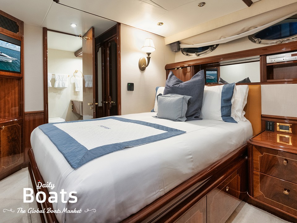 2004 Lazzara Yachts 106 for sale. View price, photos and Buy 2004 ...