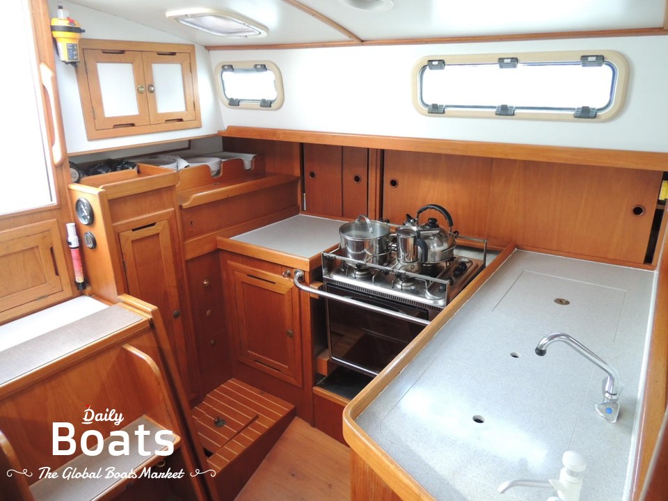 1998 Victoria 38 for sale. View price, photos and Buy 1998 Victoria 38 ...