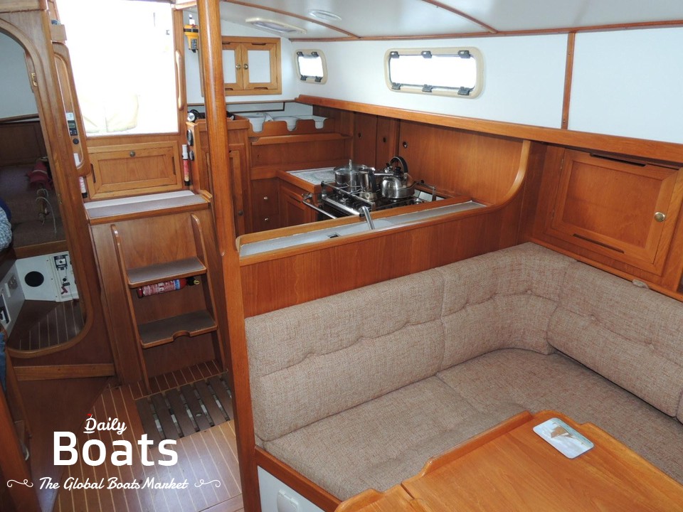 1998 Victoria 38 for sale. View price, photos and Buy 1998 Victoria 38 ...