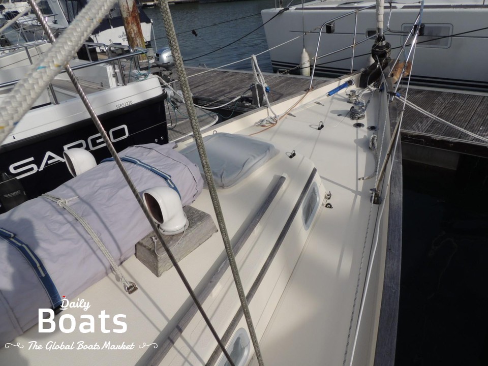 1998 Victoria 38 for sale. View price, photos and Buy 1998 Victoria 38 ...